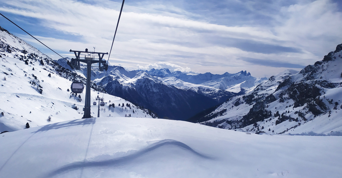 Val Thorens : belle journée , belle neige, au dessus de 2500m ...