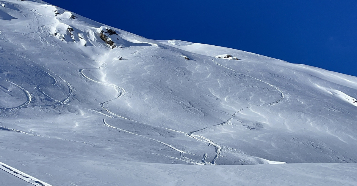 Val Thorens : Belle poudreuse légèrement mâtée (vidéo)