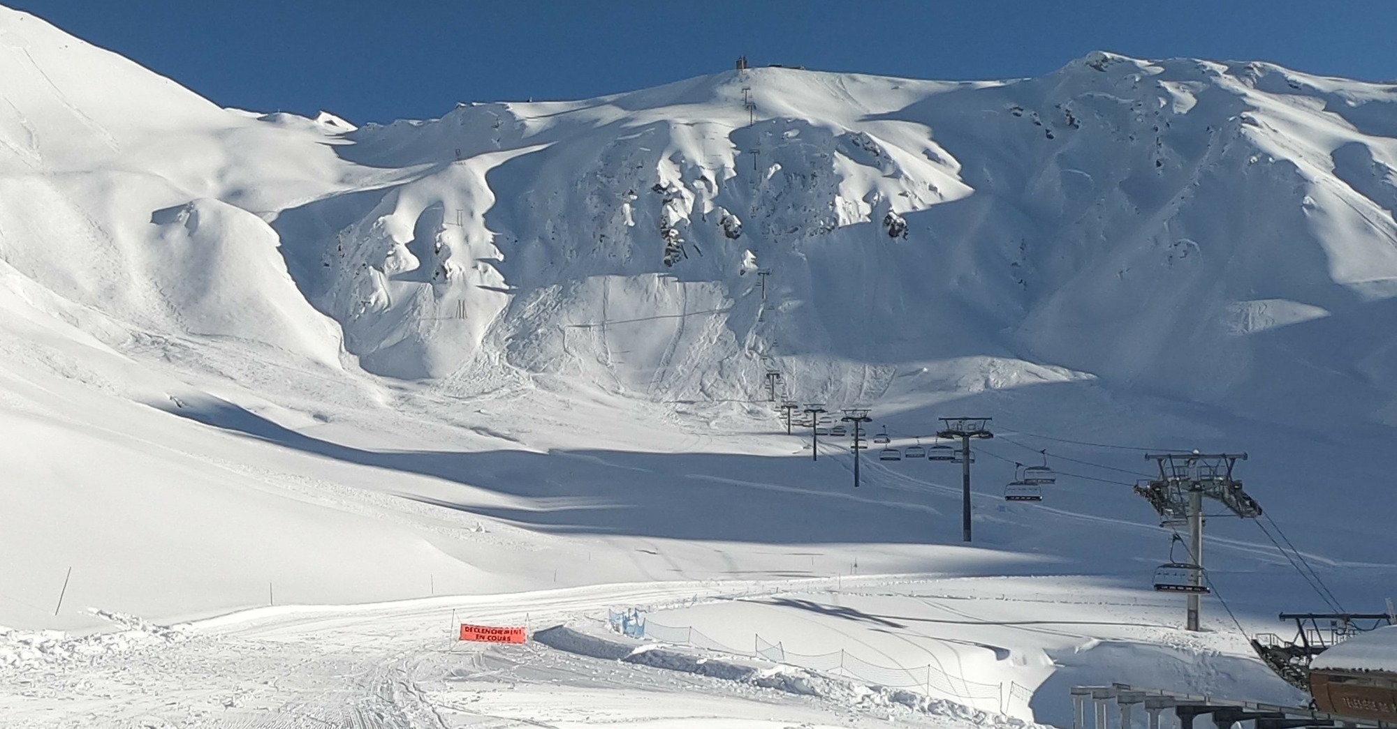 Live de fin d'aprèm sur le Plateau d'Arrondaz, Valfréjus le 4 mars 2024 ...