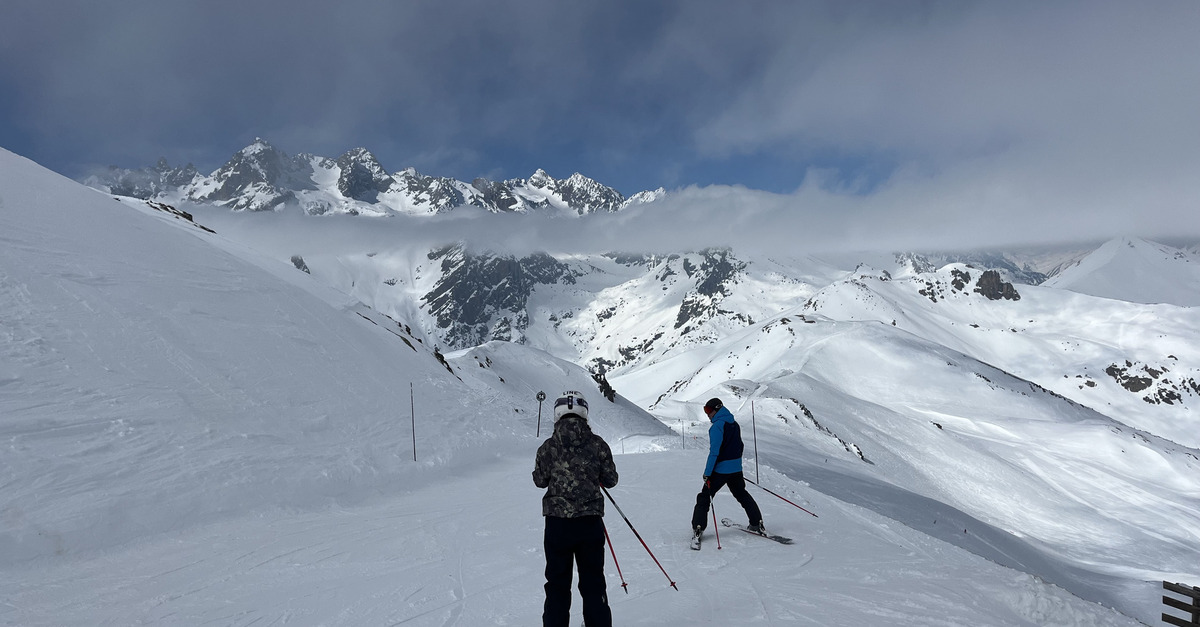 Serre Chevalier Vallée : Le soleil arrive! Serre Chevalier Vallée : Le soleil arrive!
