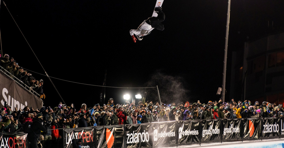 Chloe Kim (USA) and Scotty James (AUS) shine in spectacular LAAX Open ...